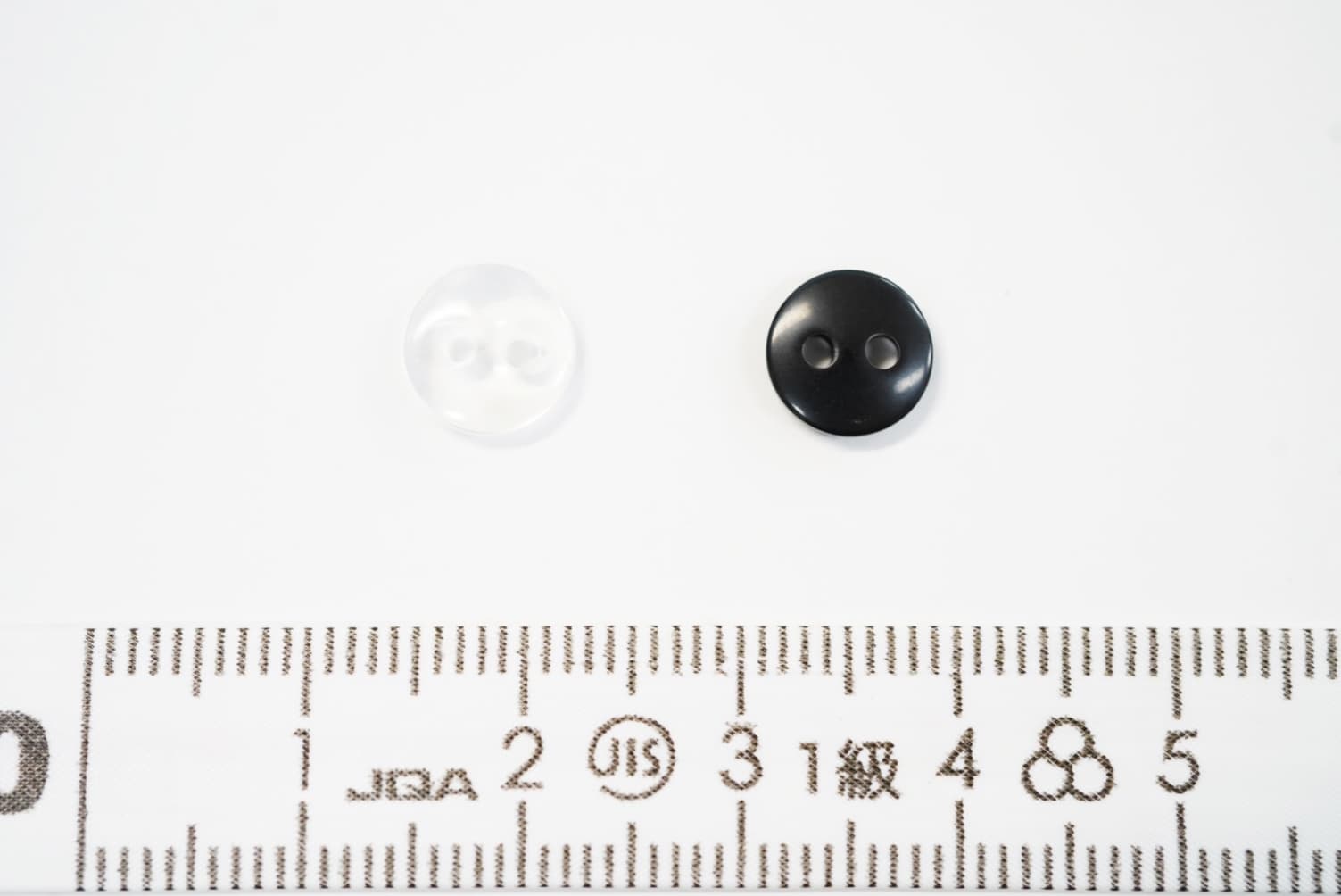 力ボタンとは ～サイズは？代用できるの？徹底解説！～ – アパレル資材研究所 「&CROP」by株式会社クロップオザキ